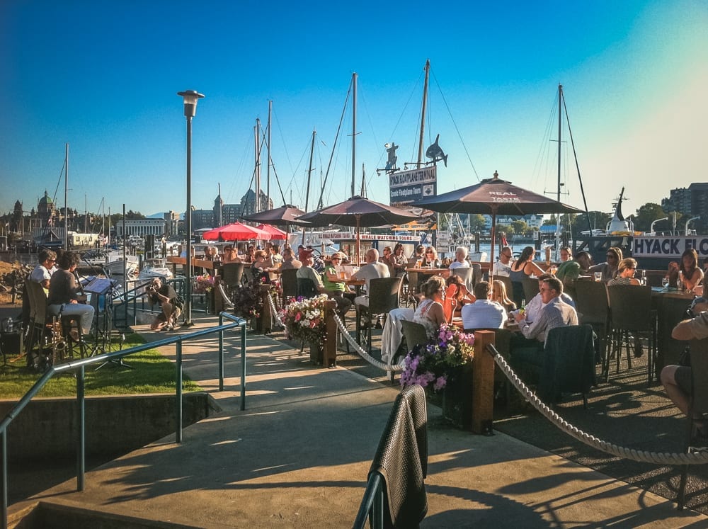 Restaurants, Pubs and Cafes with patios around Greater Victoria