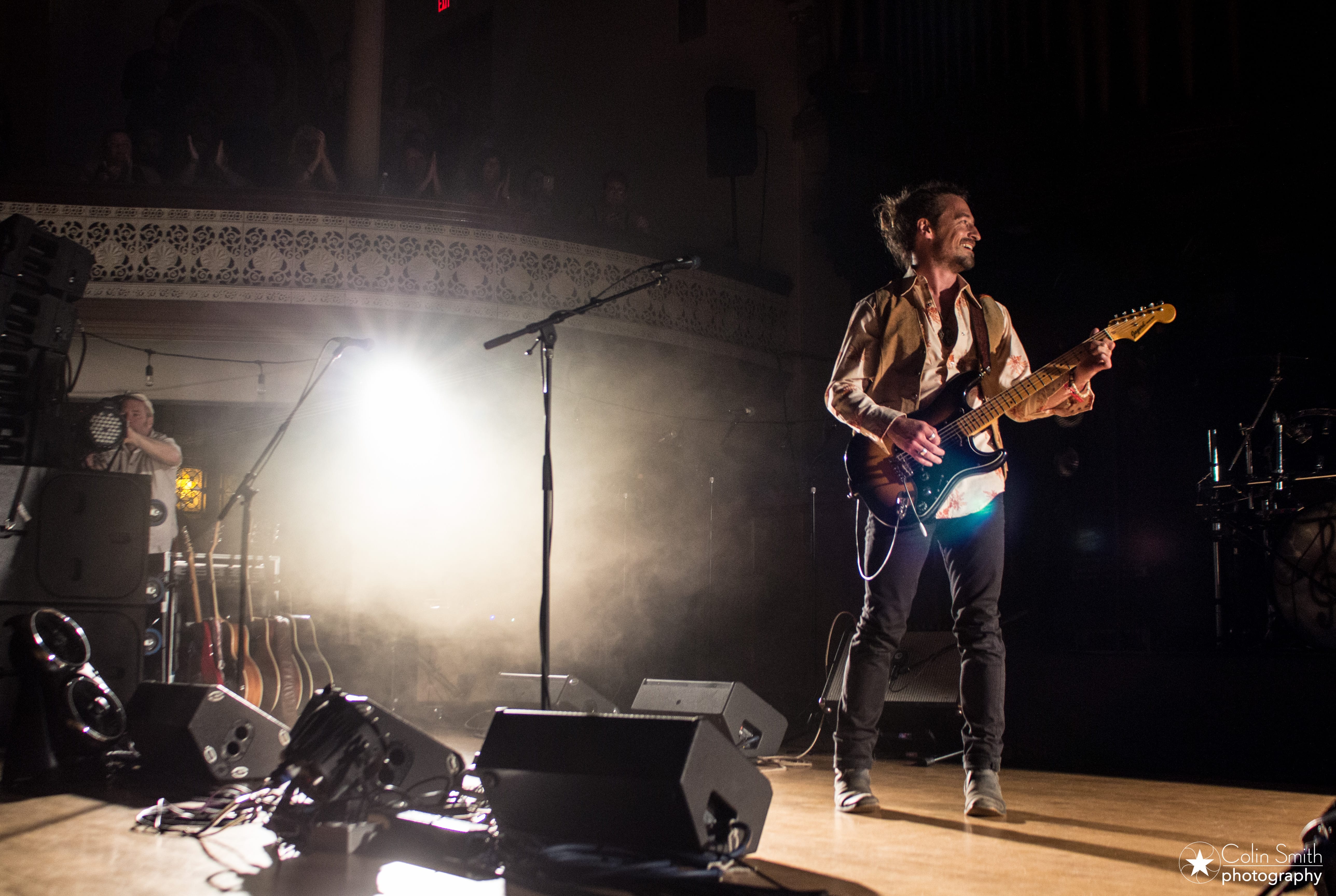 Jesse Roper performs to a sellout crowd at Alix Goolden Hall