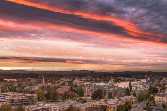 7 amazing photos of tonight's sunset over Victoria