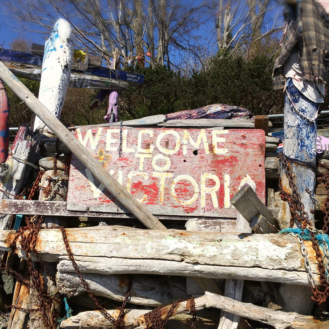 Welcome to Victoria sign