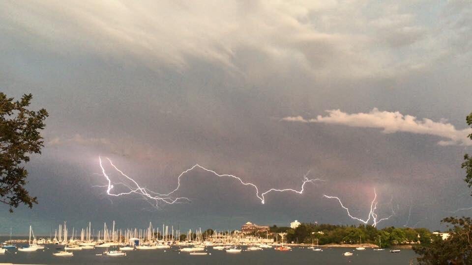 Thunderstorm and heavy rain warning issued for Greater Victoria