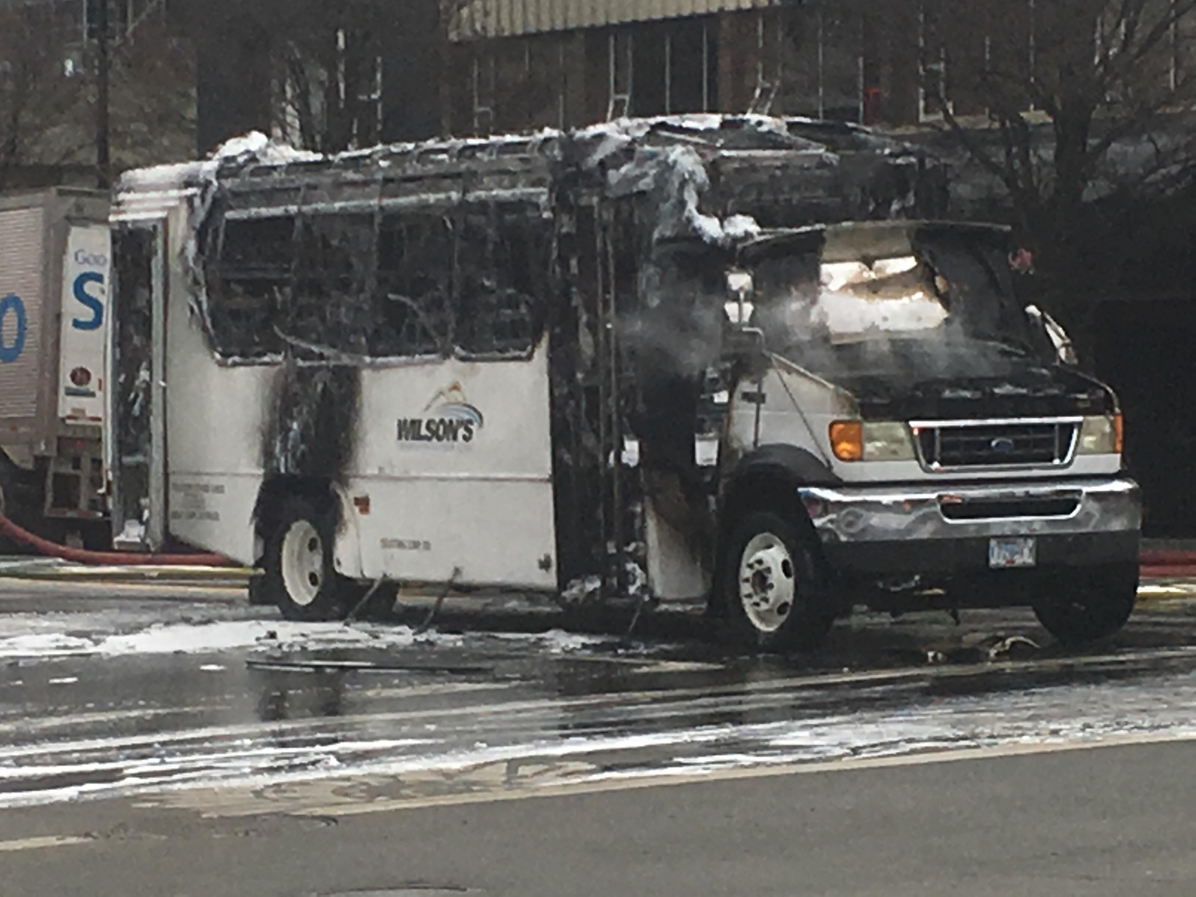 Minibus catches fire in downtown Victoria (PHOTOS, VIDEO)