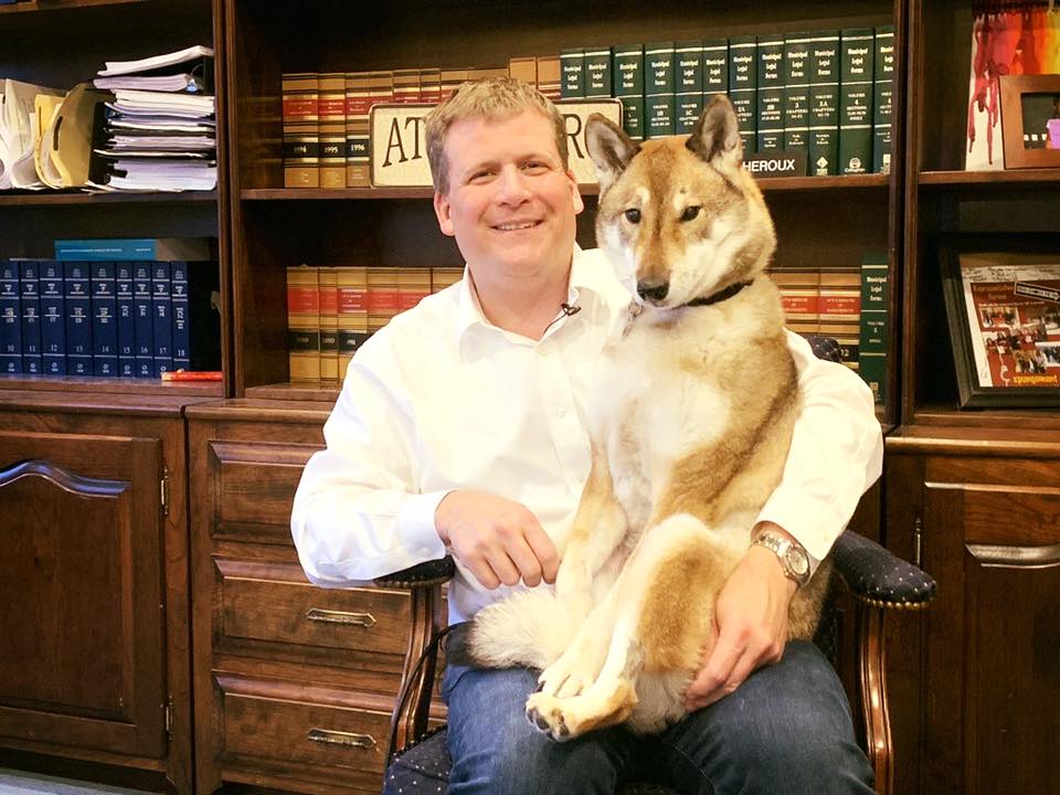 US mayor brings terminally ill dog on road trip to her birthplace in ...