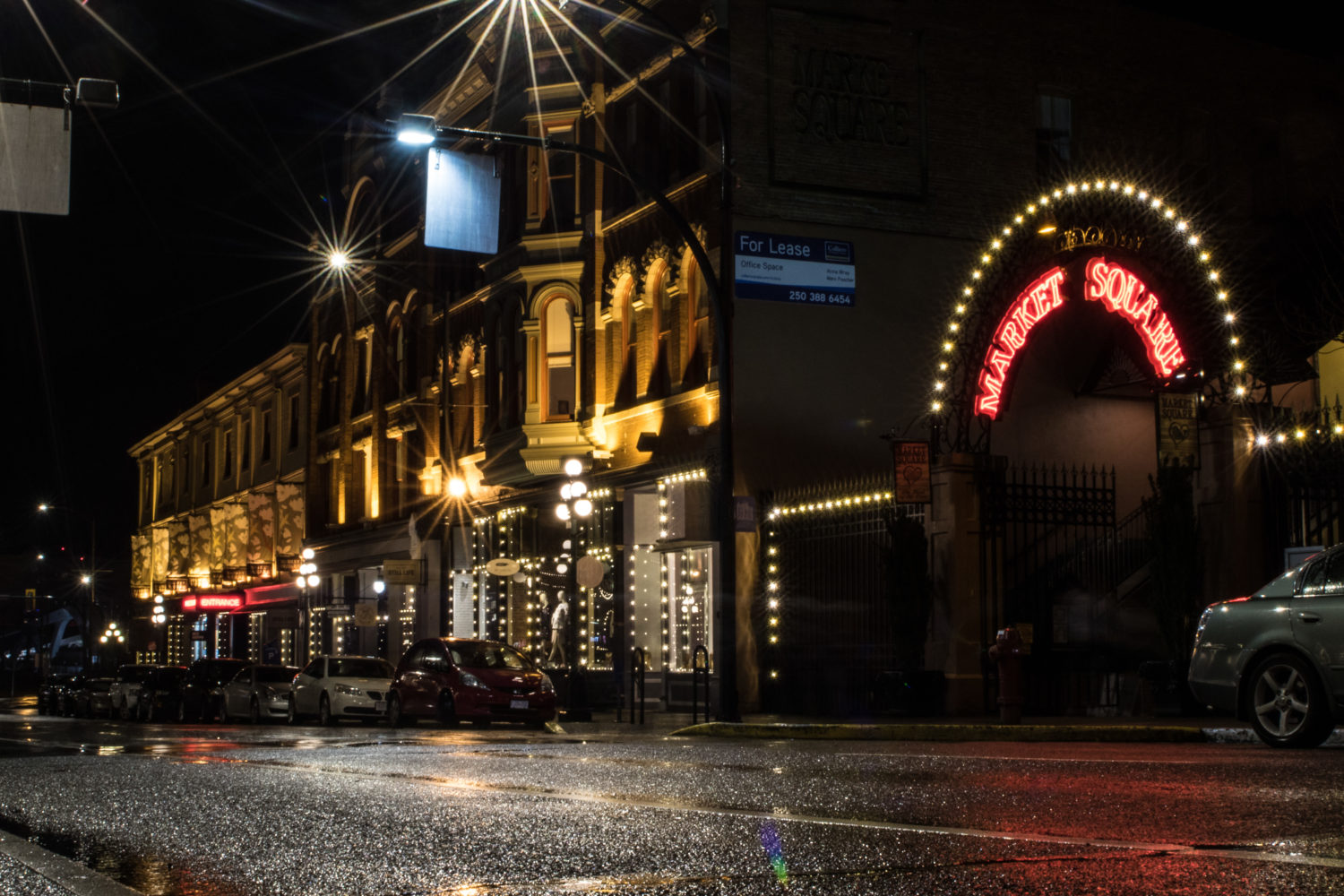 18 holiday markets in and around Victoria for all of your shopping needs