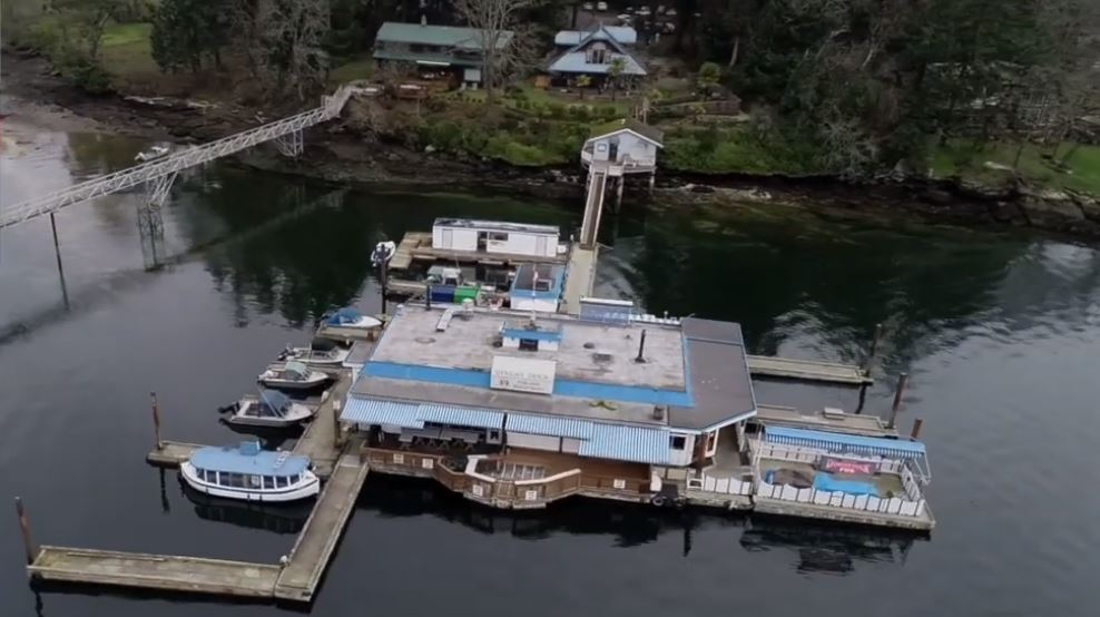 You can now buy Canada’s only floating pub in Nanaimo (PHOTOS/VIDEO)