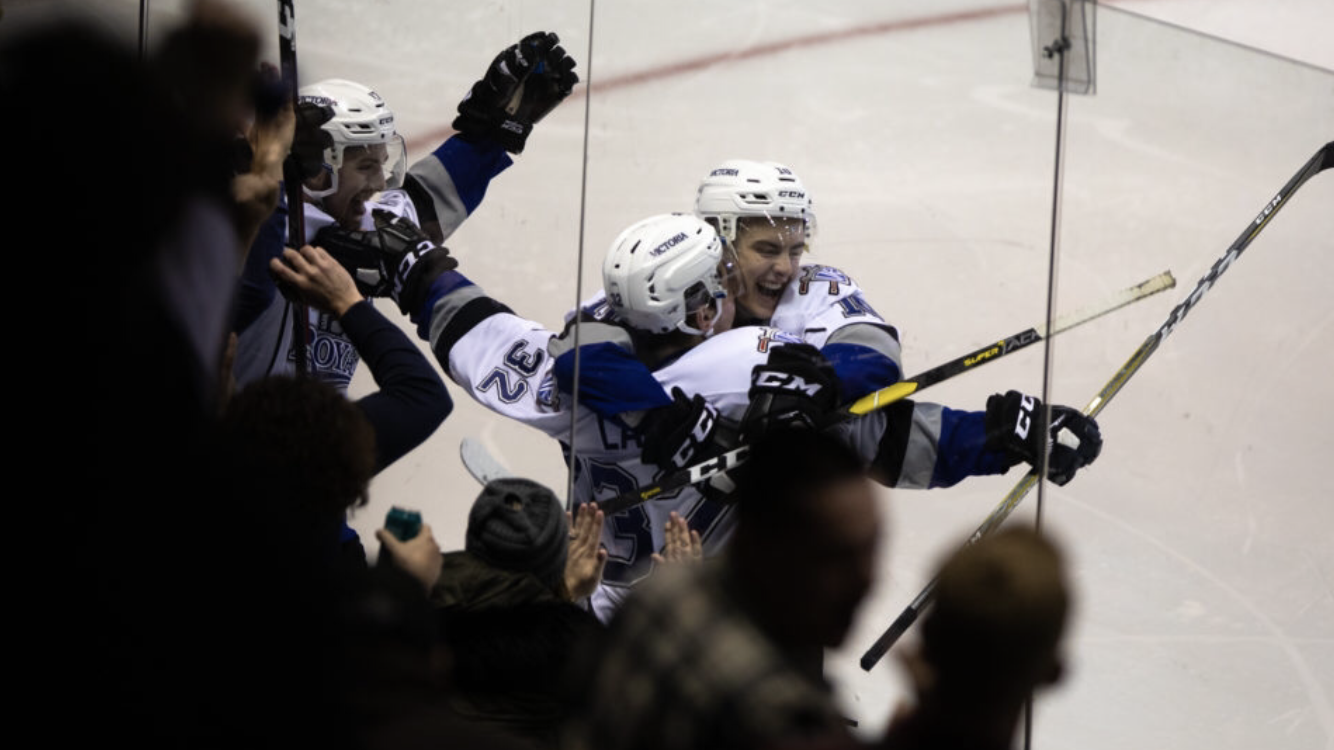 A spirited win for the Victoria Royals tonight secures 3-2 series lead