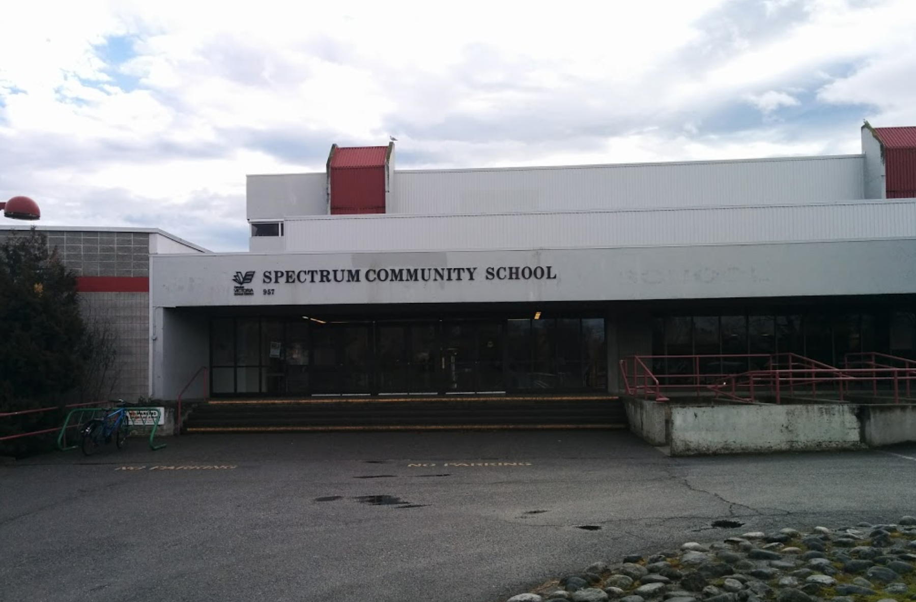 Saanich Police investigating threat at Spectrum Community School ...