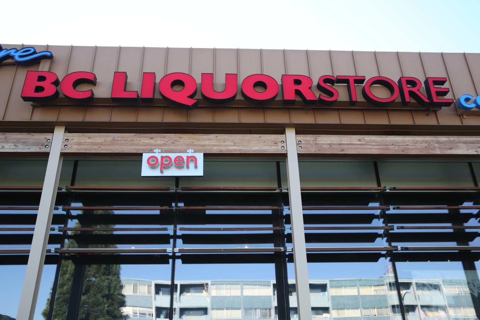 BC Liquor stores to remain open with adjusted hours amid COVID-19 outbreak