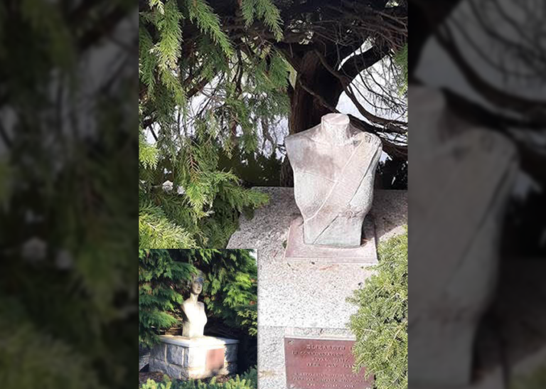 Queen Elizabeth II statue beheaded in Victoria's Beacon Hill Park