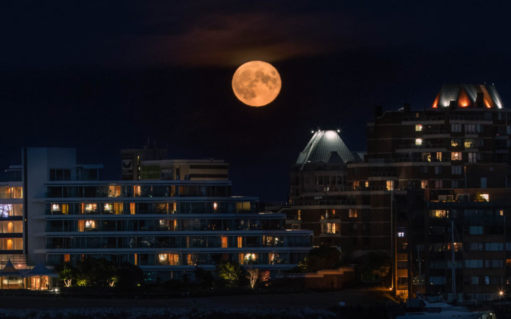 5 stunning shots of last night’s ‘Sturgeon Moon’ over Vancouver Island ...