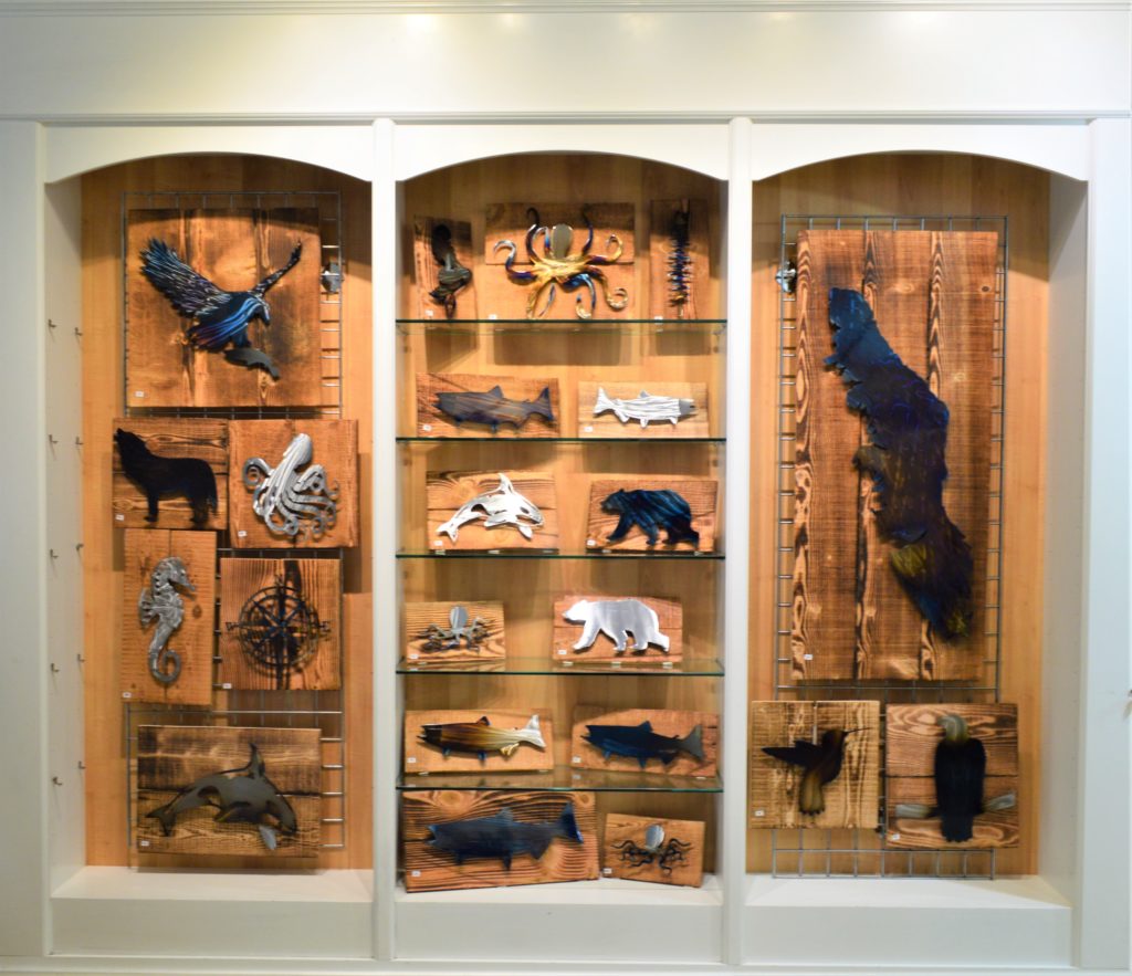 This unique metal artwork makes the perfect gift for everyone on your ...