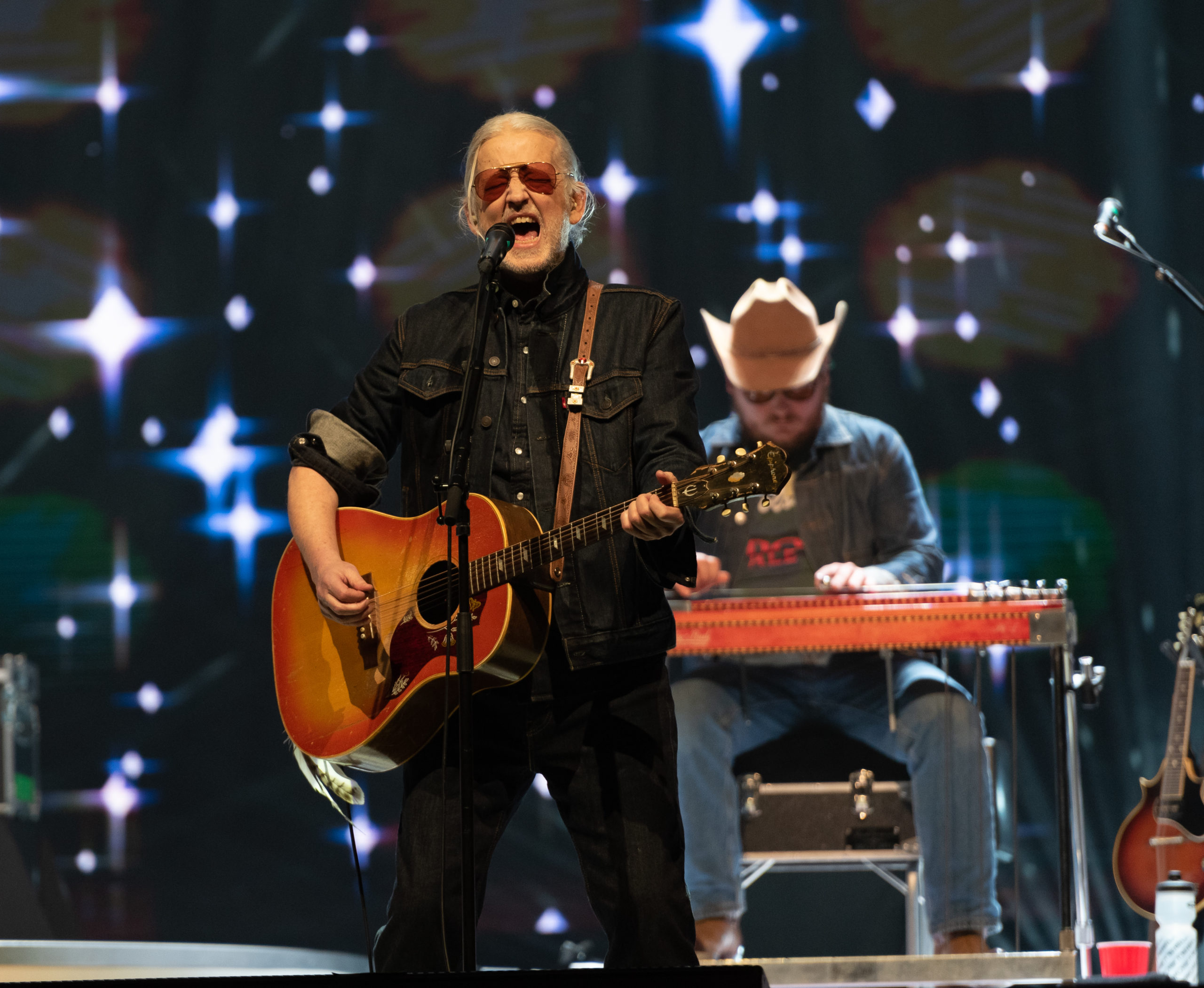 6 photos from last night's Blue Rodeo concert at the Save-On-Foods ...