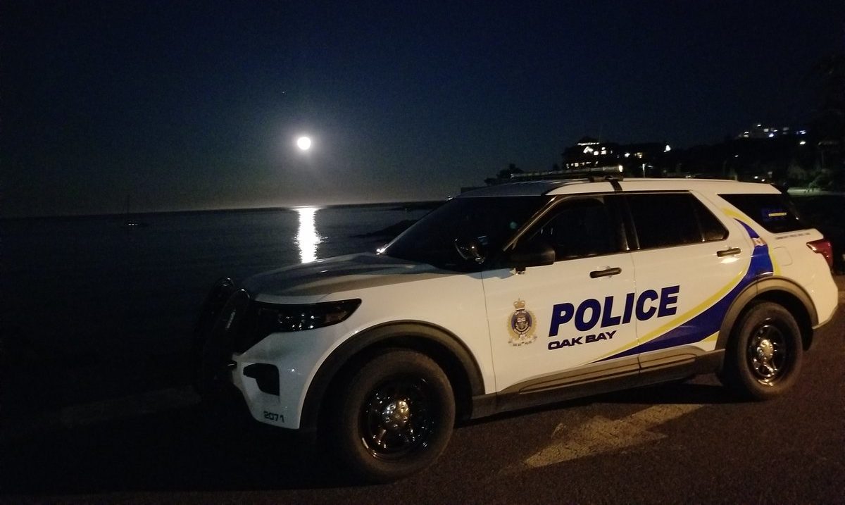 Oak Bay resident threatened during early morning home invasion