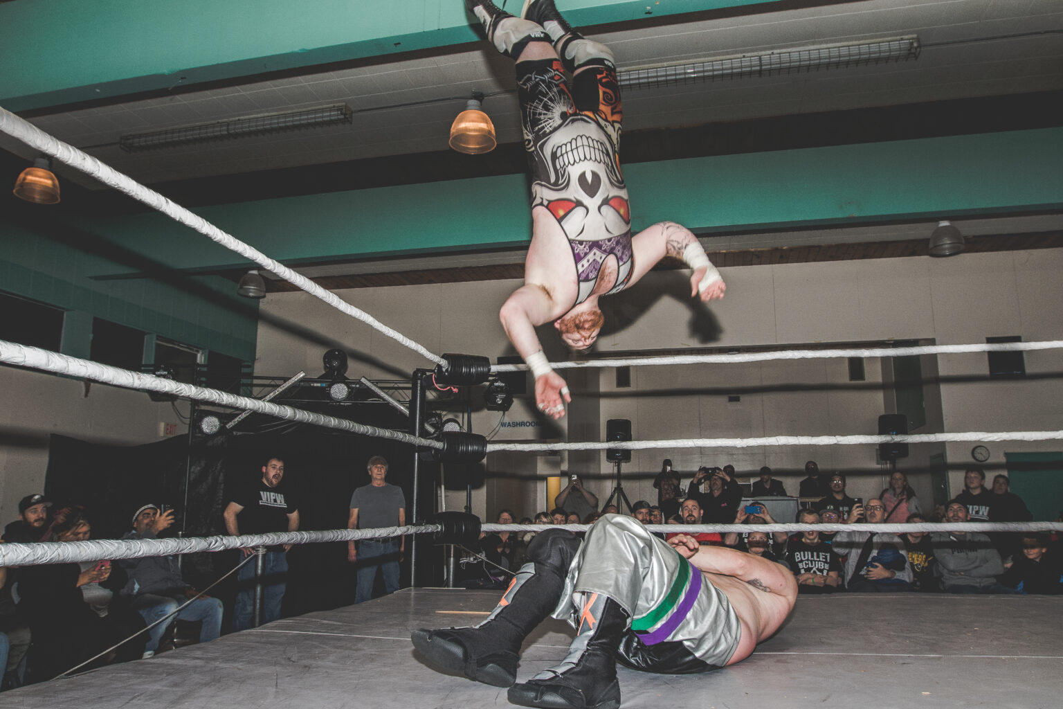 Victoria set to see first pro wrestling steel cage match in 37 years