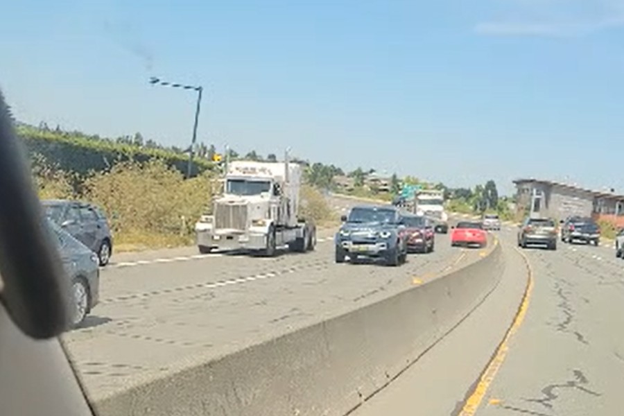 Shocking video shows wrong way driver on Pat Bay Highway in Sidney (VIDEO)