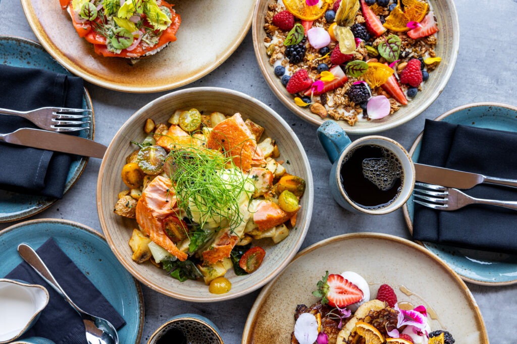 This waterfront patio is one of the best places to enjoy brunch in ...