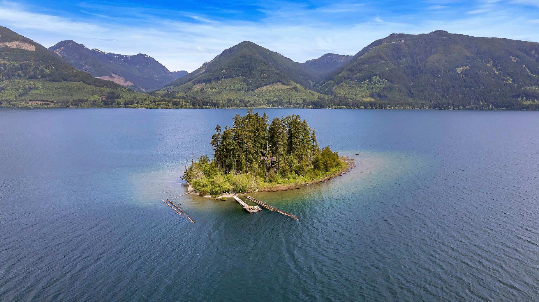 6 gorgeous Vancouver Island lakes you can swim in safely this summer