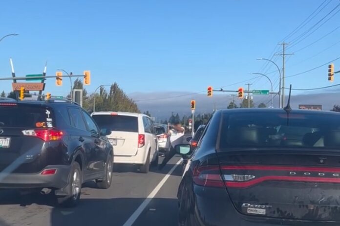 Road rage incident on Nanaimo highway captured on camera (VIDEO)