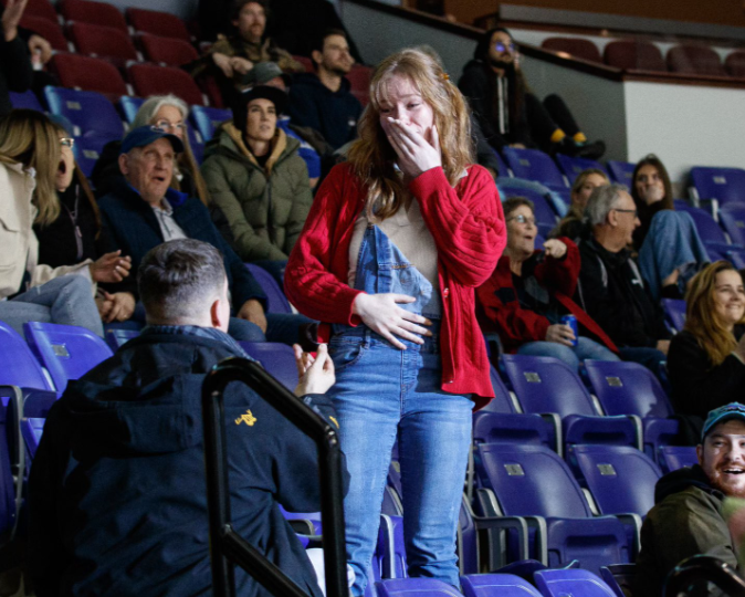 Valentine’s Day proposal at Victoria Royals game has hockey fans ...